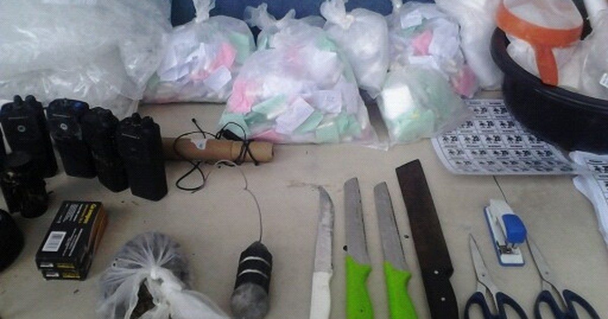 G1 - PM faz operação na Favela de Antares, em Santa Cruz, Rio ...