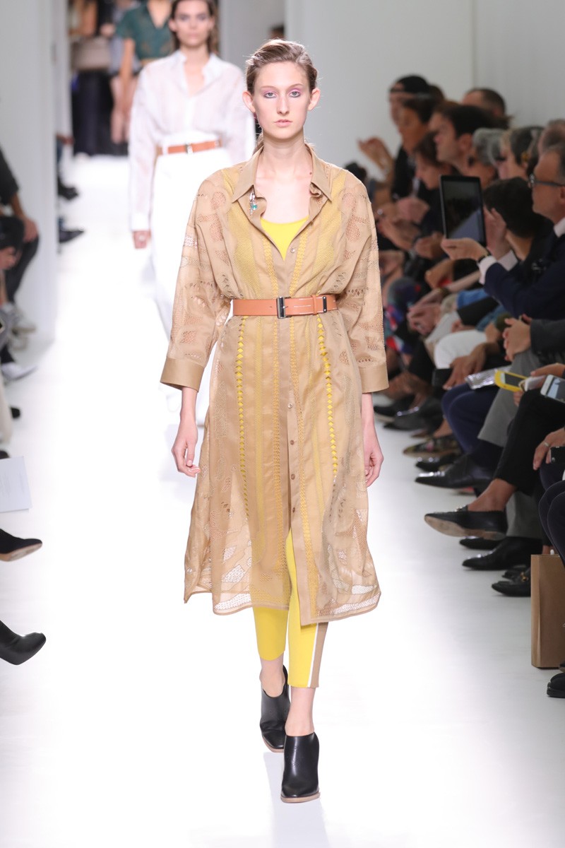 Hermès alia clássico atemporal da marca a desejos do momento | Desfiles ...