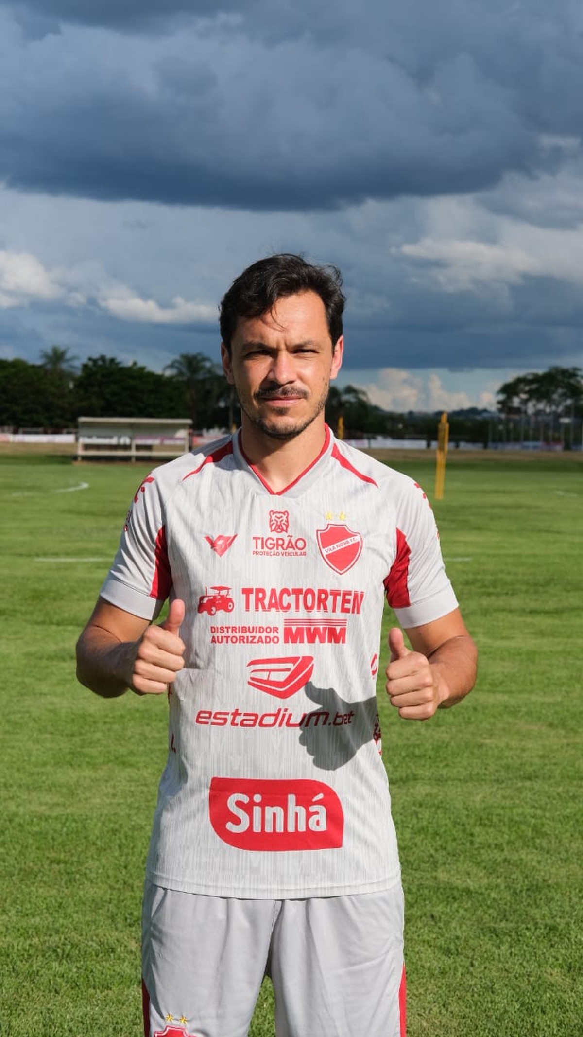 Após estreia, Yuri é apresentado no Vila Nova e projeta fase final da ...