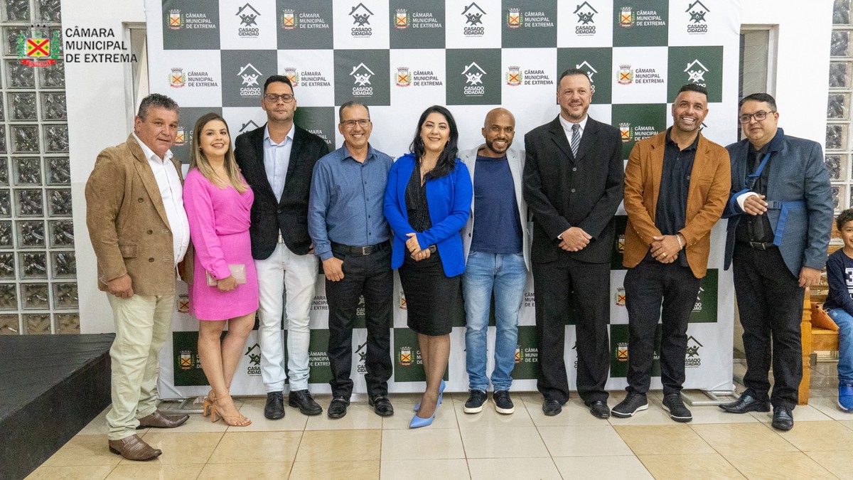 Câmara de Extrema parabeniza servidores públicos em sessão solene ...