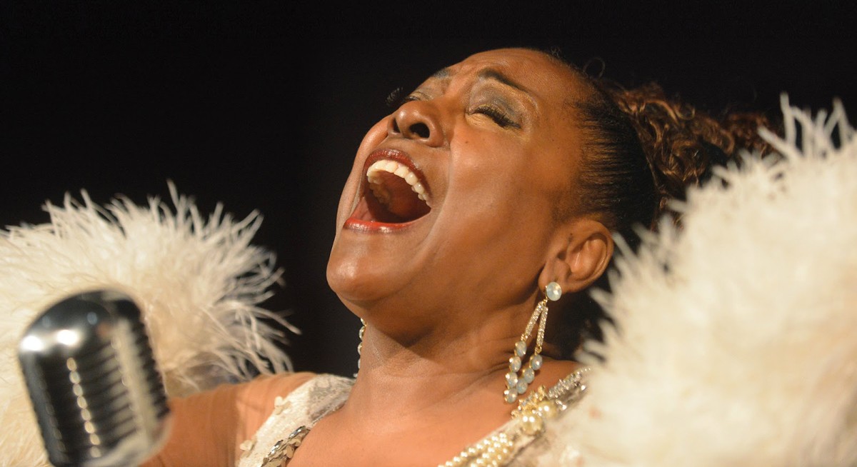 Rosa Marya Colin volta ao disco com vigor, exuberância vocal e ...