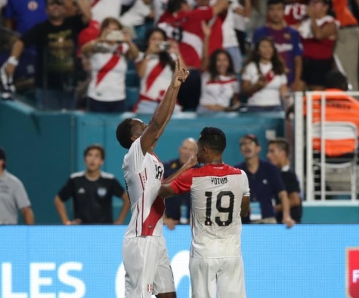 Peru vence o Chile por 3 a 0 em amistoso nos Estados Unidos | futebol ...