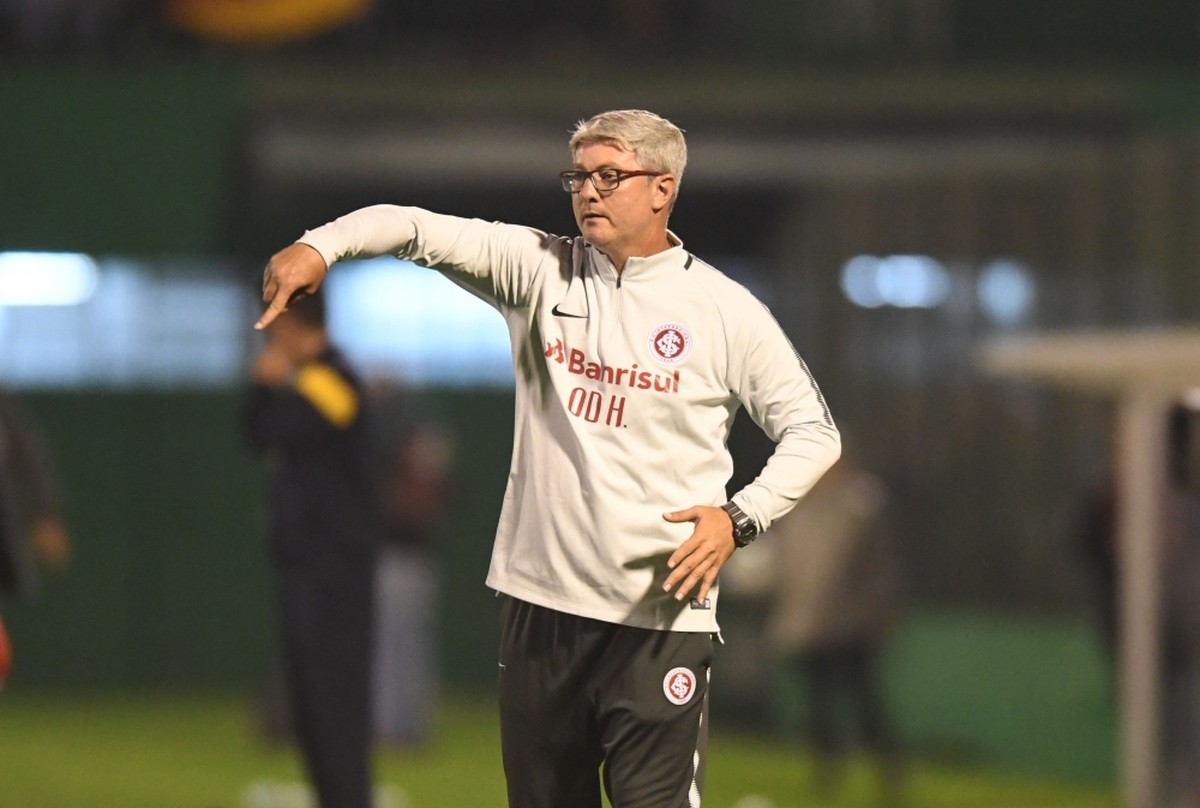 Odair cita resgate da honra e projeta retomada do Inter com "sangue no ...