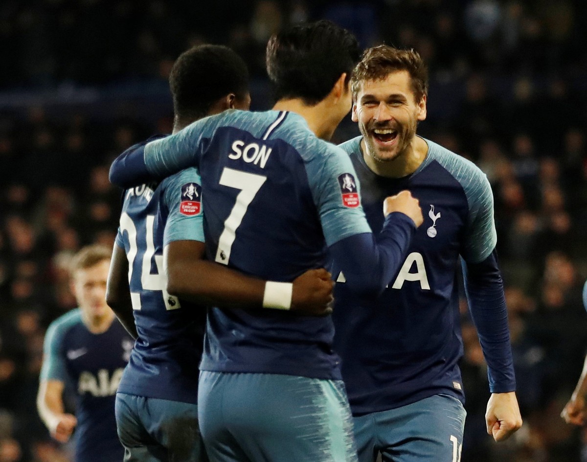 Com três de Llorente, Tottenham amassa time da Quarta Divisão e avança ...