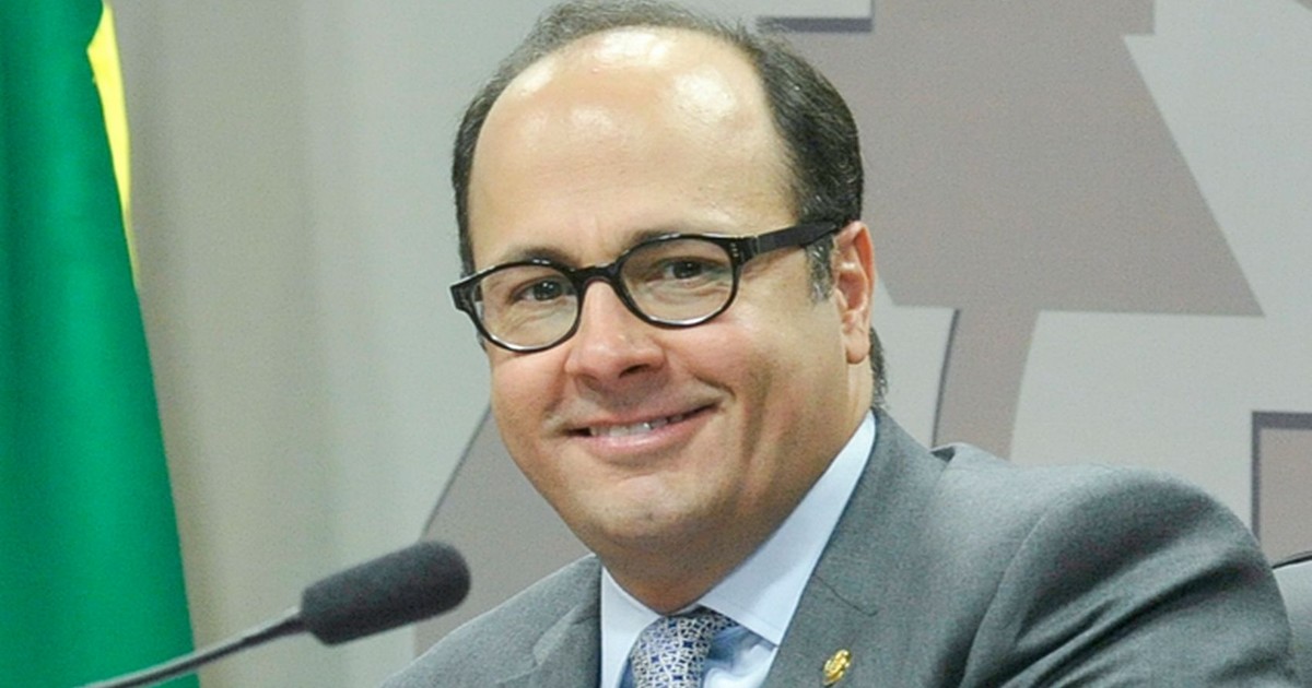 G1 - Ricardo Franco apresenta projeto que financia tratamento de ...