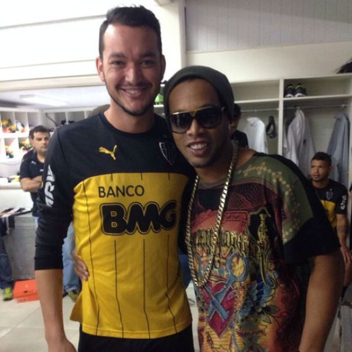 Réver se despede de Ronaldinho em post: "Honrado por ter jogado junto ...