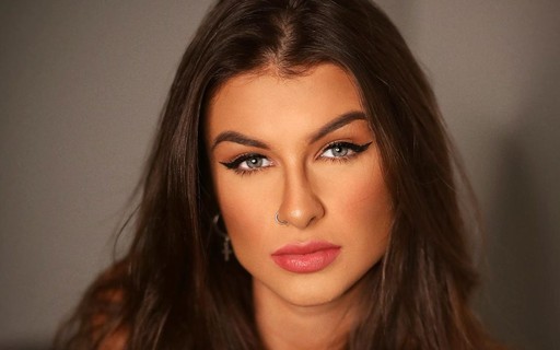 Bárbara Labres aquece a web com clique sensual - GQ | Musa