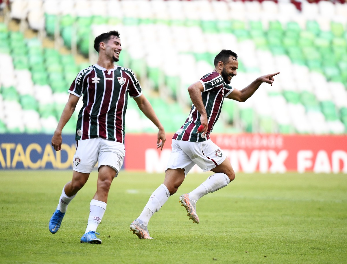 Martinelli elogia nova formação do meio campo do Fluminense com Yago ...