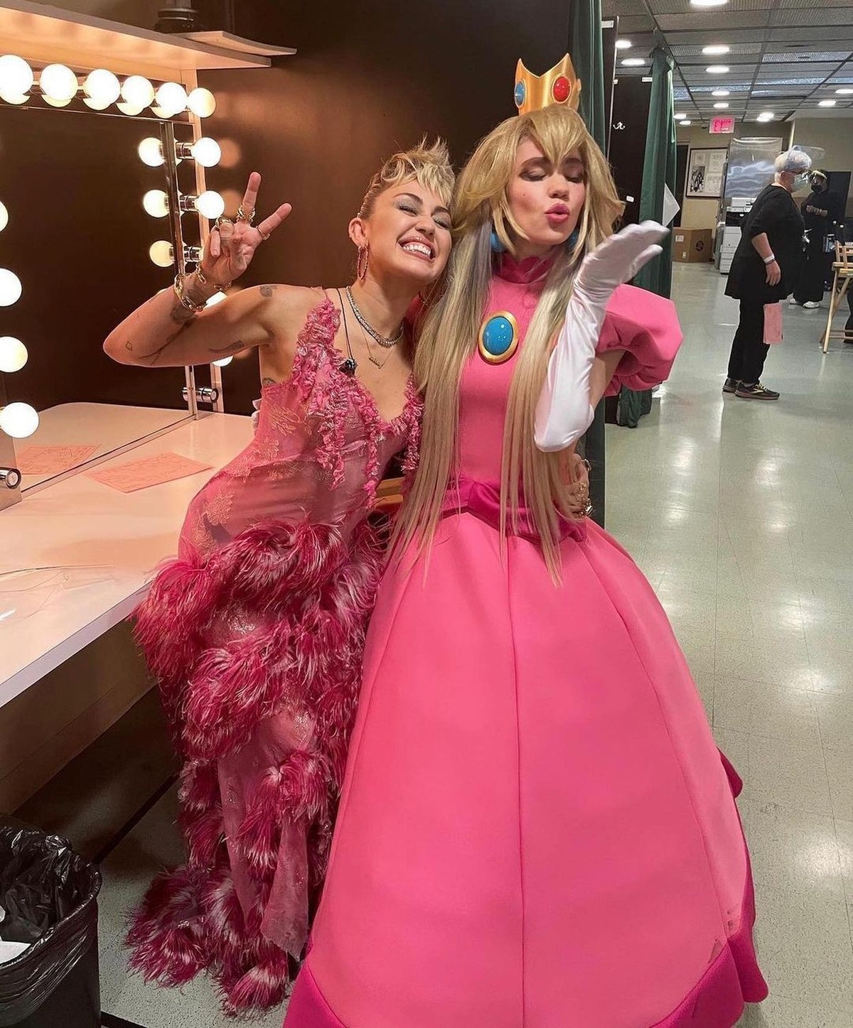 Esposa de Elon Musk narra ataque de pânico após participação em ...