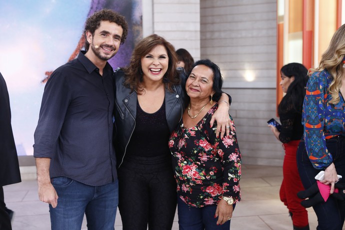 Veja fotos dos bastidores do 'Encontro' com Aline Fanju, Daniel ...