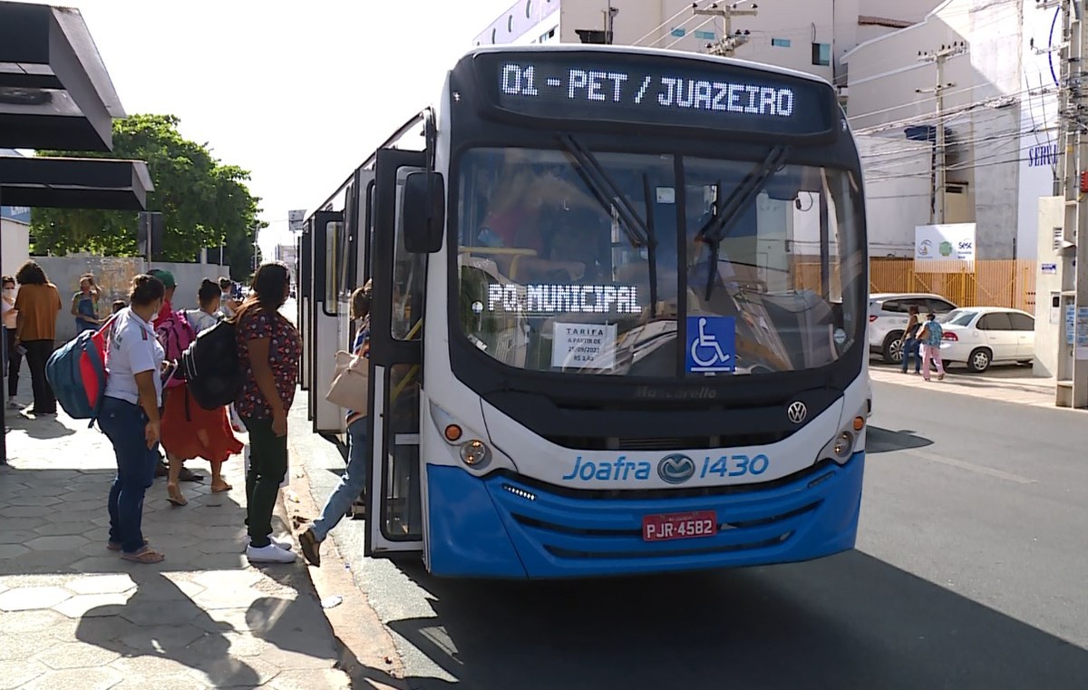 Passageiros reclamam do aumento na tarifa da linha de ônibus Petrolina-Juazeiro | Petrolina e ...