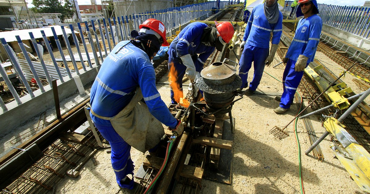 G1 - Consórcio começa a instalar trilhos em segundo eixo do VLT de ...