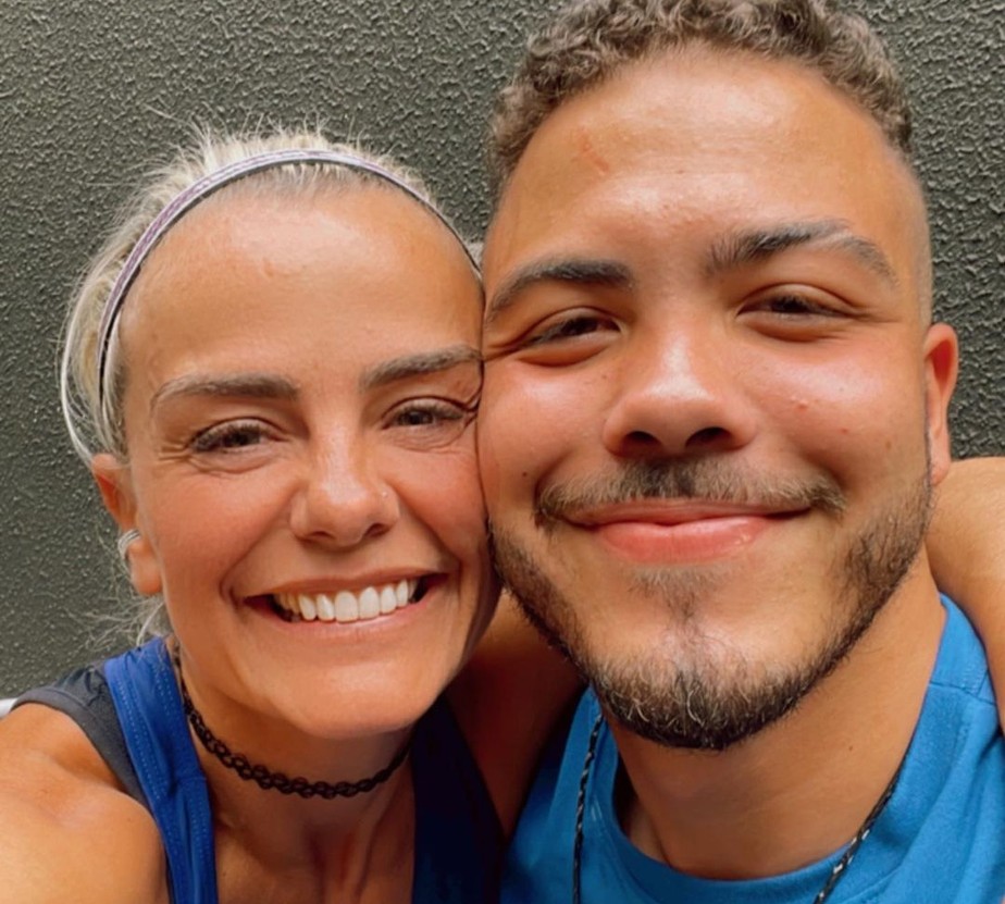 Milene Domingues exibe clique raro ao lado do filho, Ronald ...