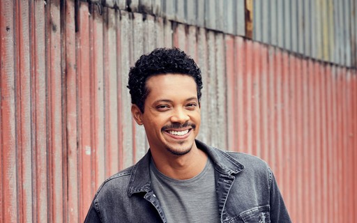 Nando Brandão fala sobre a emoção de atuar numa novela das 21h: "caraca ...