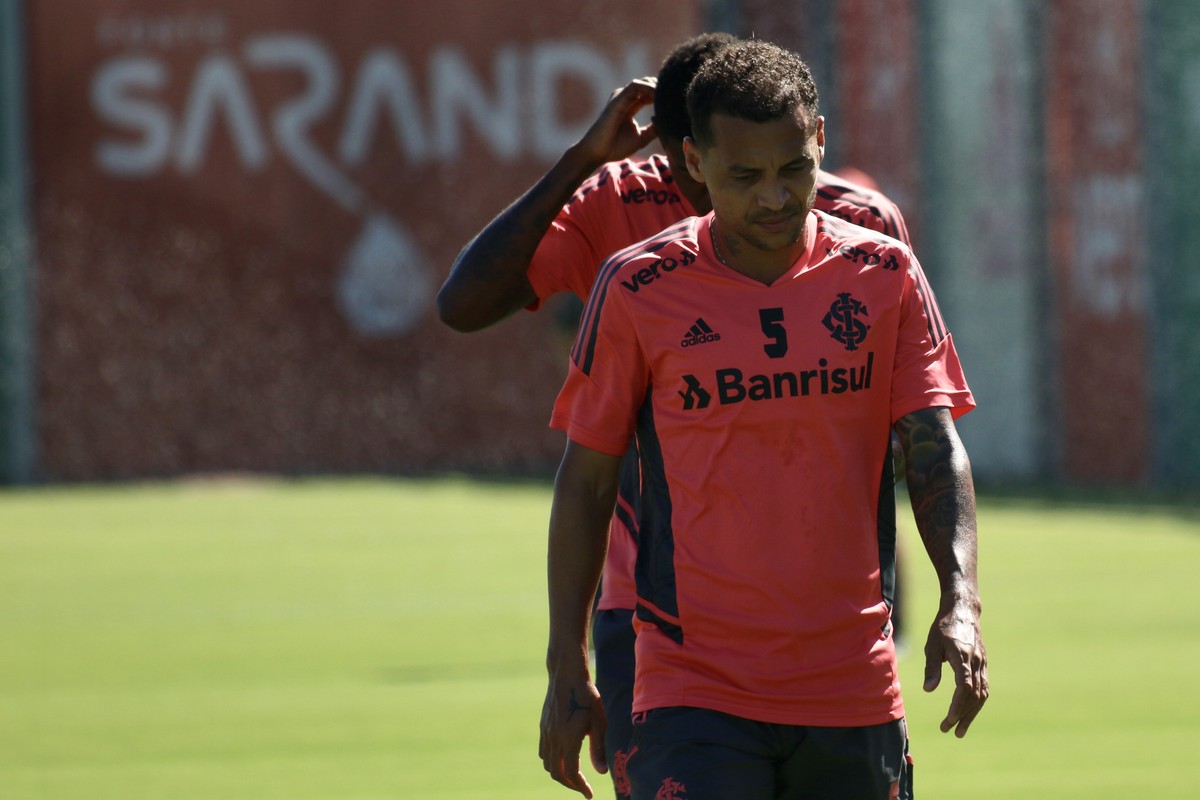 Treino do Inter: Alan Patrick trabalha com grupo, enquanto Mercado fica ...