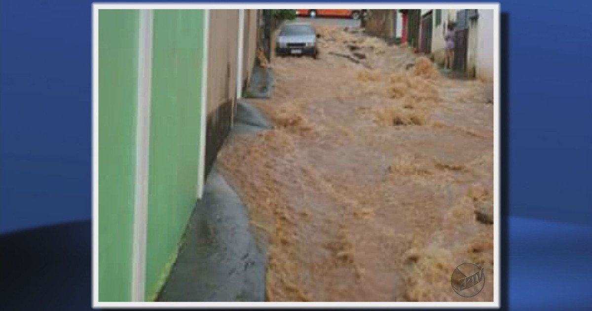 G1 Chuva Alaga Ruas Invade Casas E Causa Transtornos Em Guaranésia