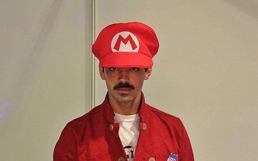 Joe Jonas se veste de Mario Bros - Quem | QUEM News
