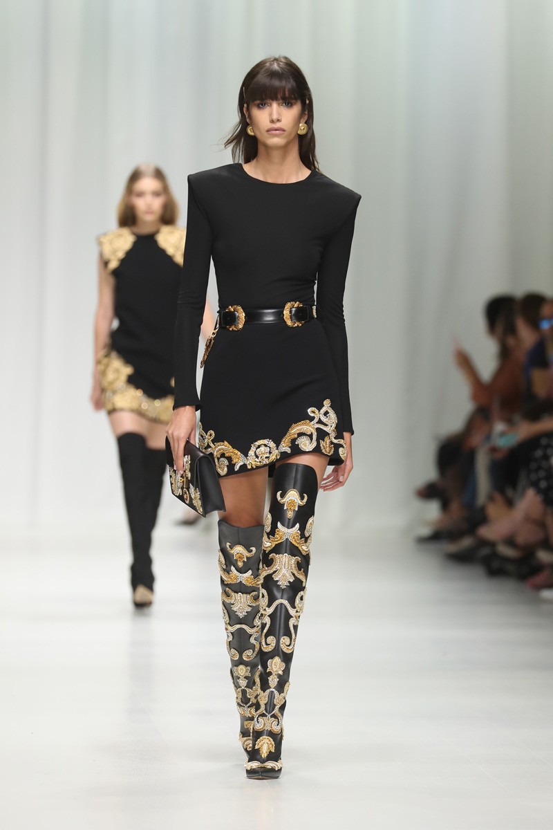 Tribute Collection: edição Limitada de camisetas Versace chega ao ...