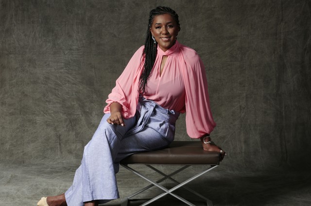 "Não pode ser só a Rachel", diz uma das raras negras a ocupar vaga em ...