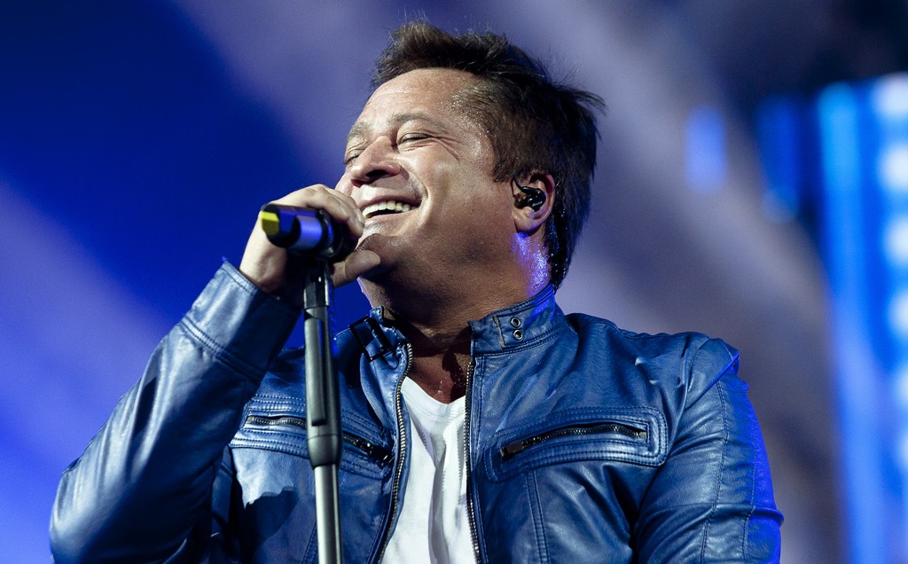 Leonardo canta os hits dos seus 30 anos de carreira - Música - MULTISHOW