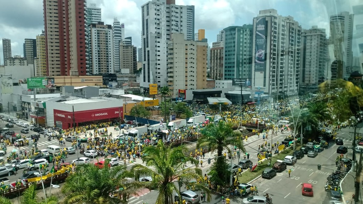 Manifestantes fazem ato em apoio a Bolsonaro durante o 7 de setembro em ...