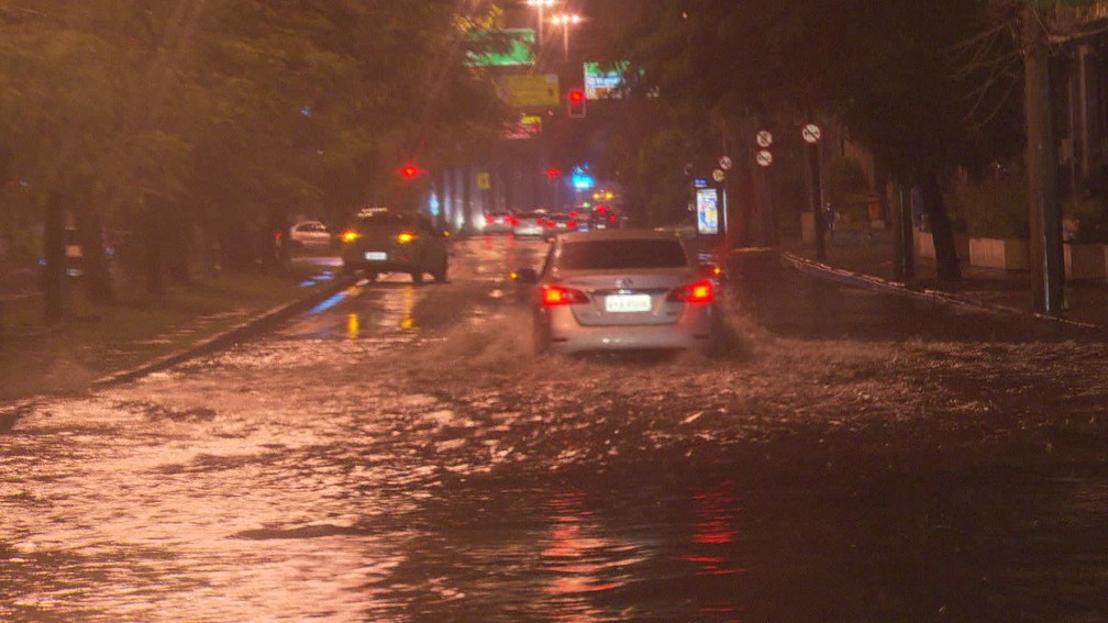 Temporal no Rio deixa rastro de destruição e causa mortes; VEJA FOTOS ...