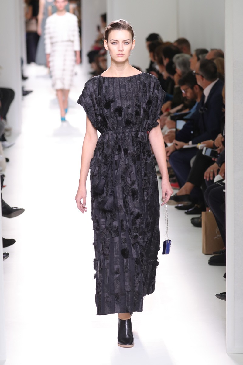 Hermès alia clássico atemporal da marca a desejos do momento | Desfiles ...