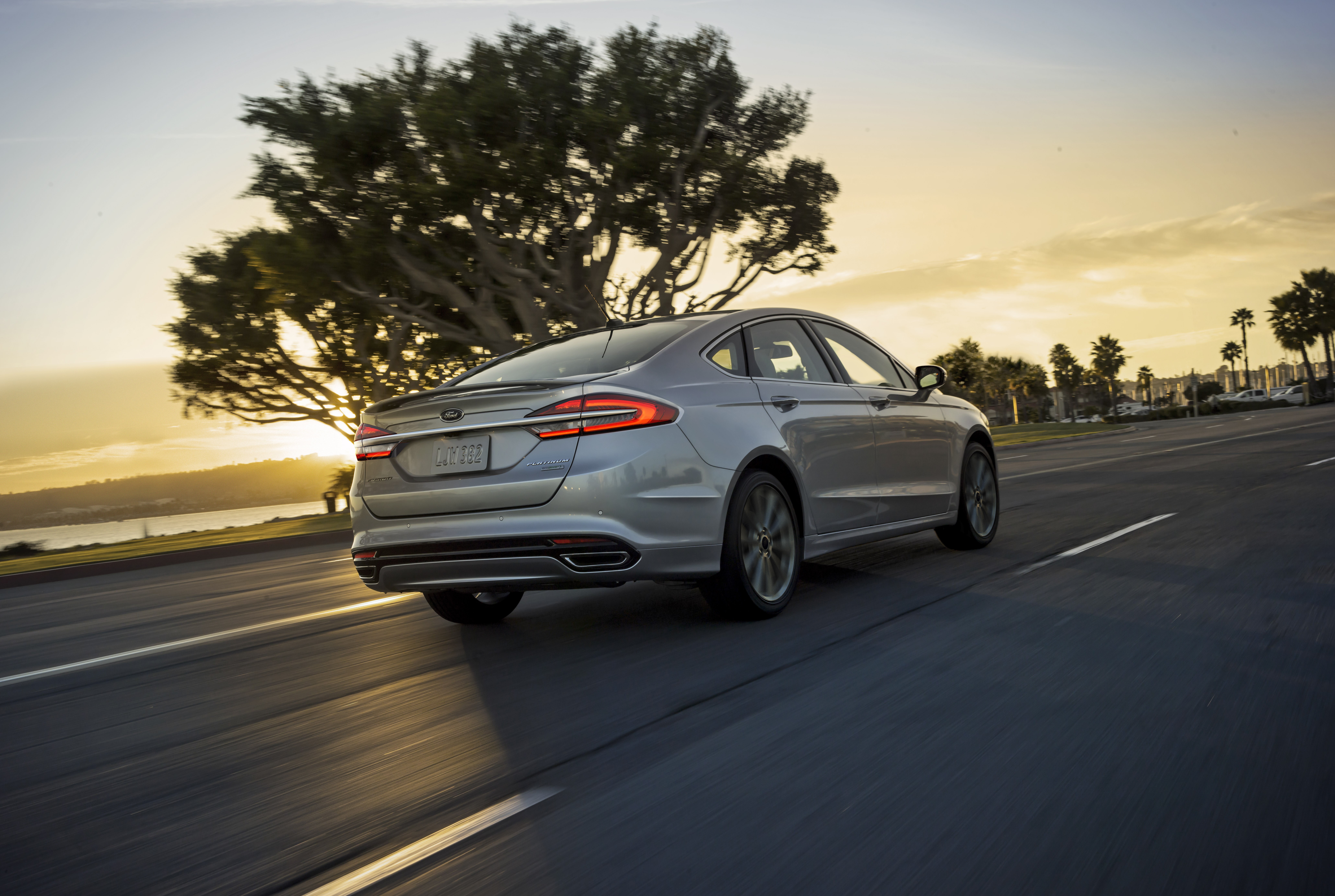Ford vai desistir de maior parte de sedãs nos EUA, incluindo Fusion e ...