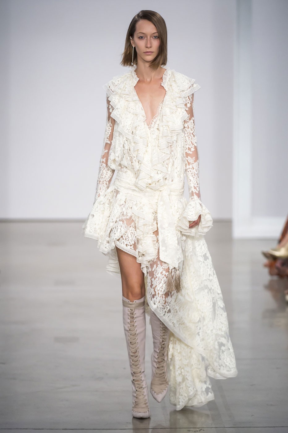Zimmermann atualiza o boho com alfaiataria | Desfiles | Vogue