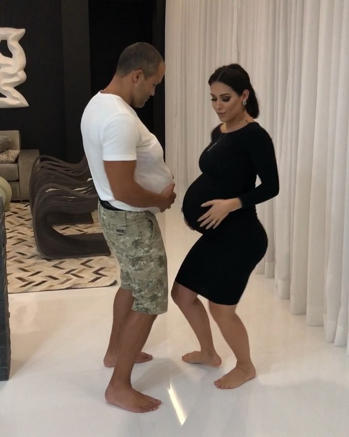 Bella Falconi faz marido dançar em novo vídeo | Celebridades | Vogue