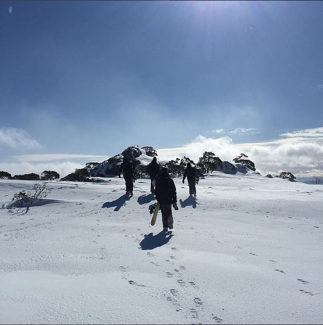 Com 4 notas 10 em Fiji , Owen Wright se prepara na neve para Teahupoo