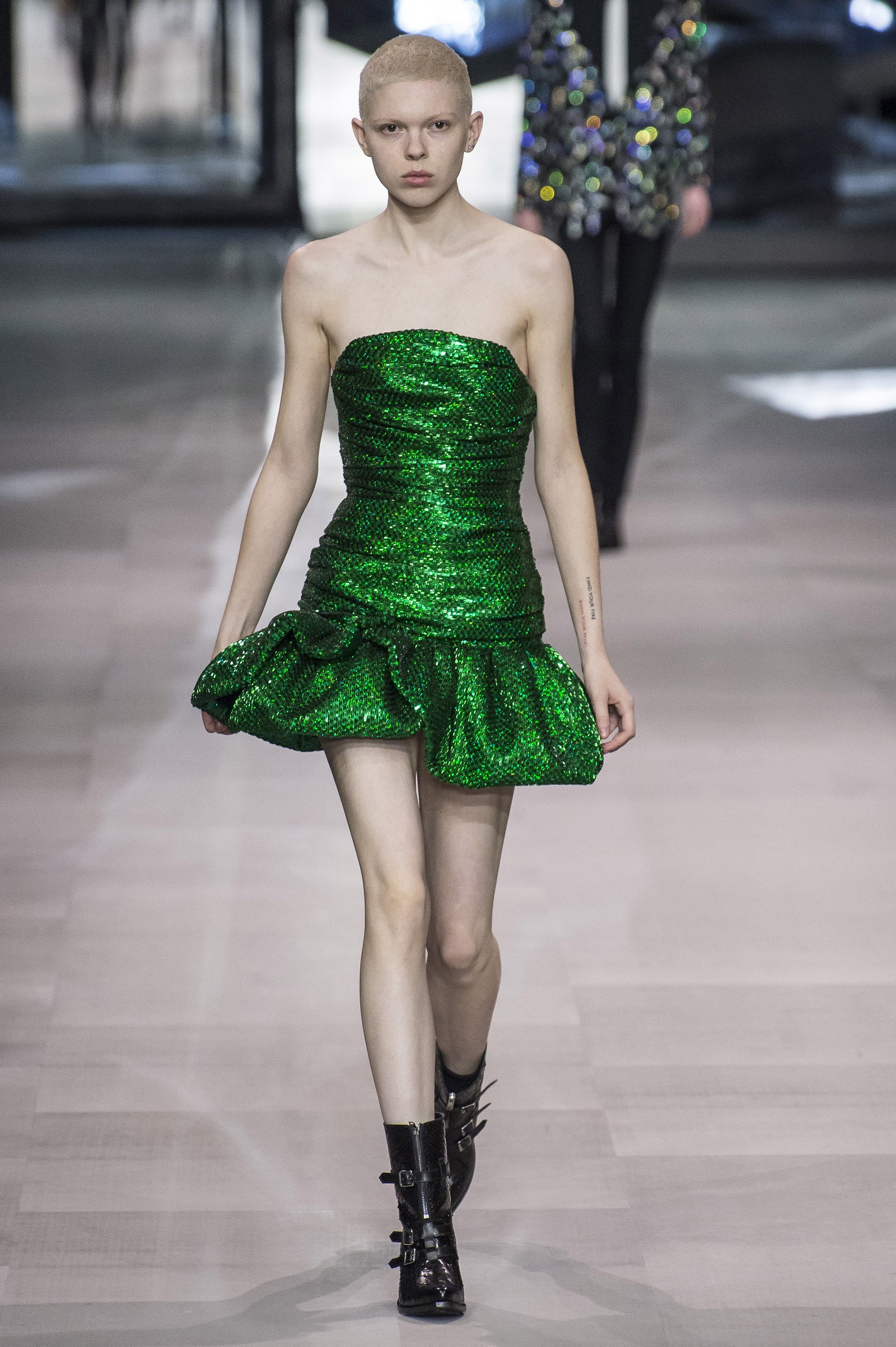 The day after: o que diz a crítica sobre a estreia de Hedi Slimane na ...