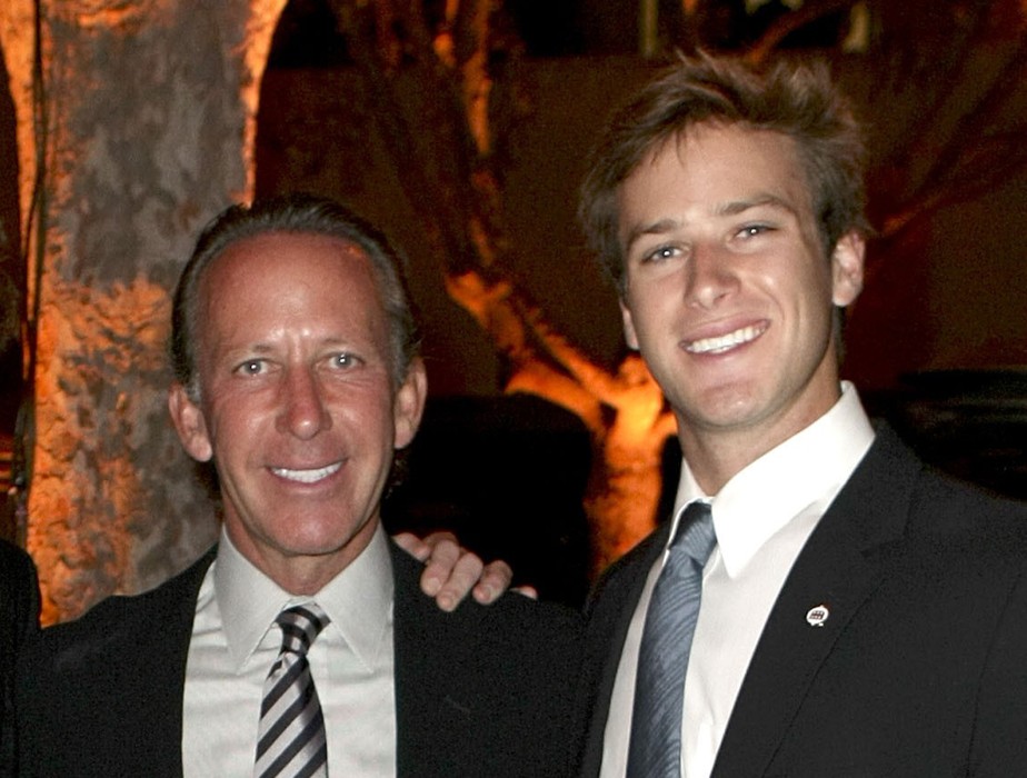 Morre aos 67 anos Michael Hammer, pai do ator Armie Hammer | Notícias ...