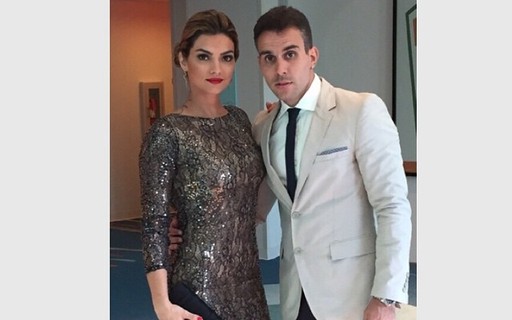 Kelly Key aparece elegante ao lado do marido antes de curtir festa ...
