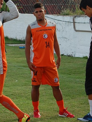 Meia Diogo Capela se apresenta e já inicia treinamentos no Campinense ...