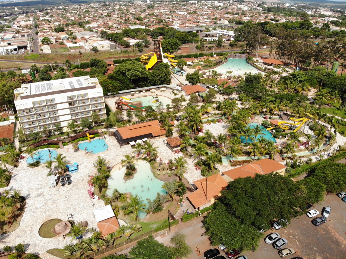Parque aquático em Barretos, SP, abre 16 vagas de emprego; veja como se ...
