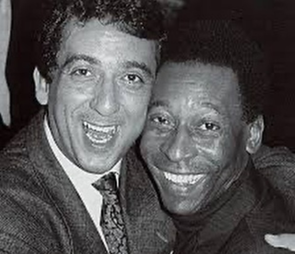 Galvão conta que matou aula para ver Pelé e lembra cobertura com Rei ...