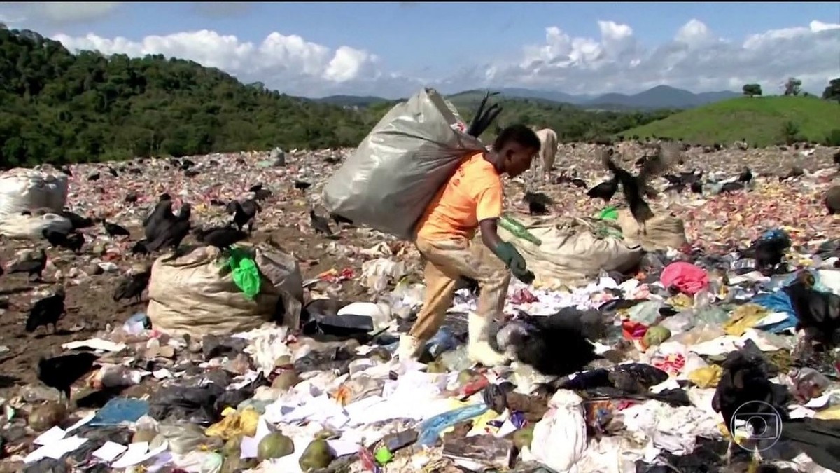 Brasil tem quase 3 mil lixões em 1.600 cidades, diz relatório ...