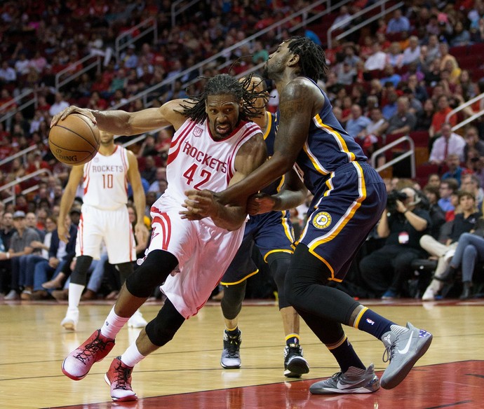 Nenê tem boa atuação, mas Rockets perdem em casa para os Pacers