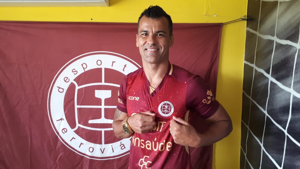 Atacante Eraldo não foge da responsabilidade de ser o homem-gol da ...