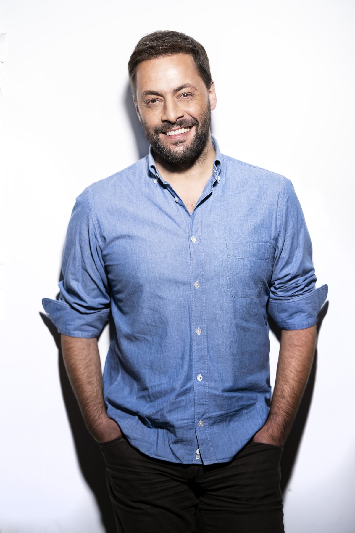 Português António Zambujo estreia turnê no Brasil com show inédito no ...