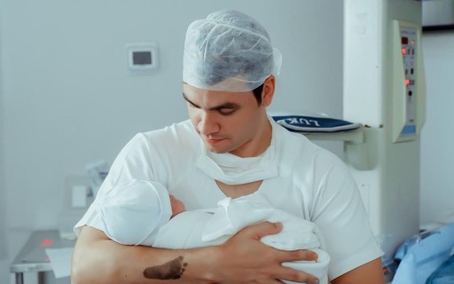 Nasce primeiro filho do Luccas Neto, Luke: "Não existe nenhum tipo de ...