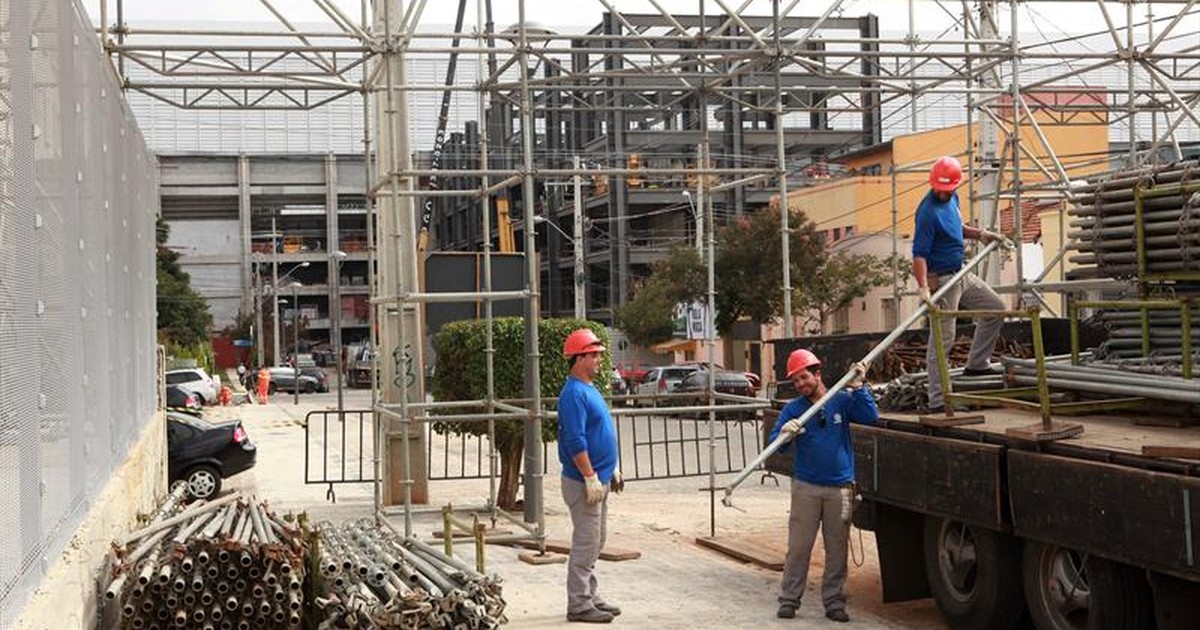 G1 - Estrutura de transmissão para Copa começa a ser montada em ...