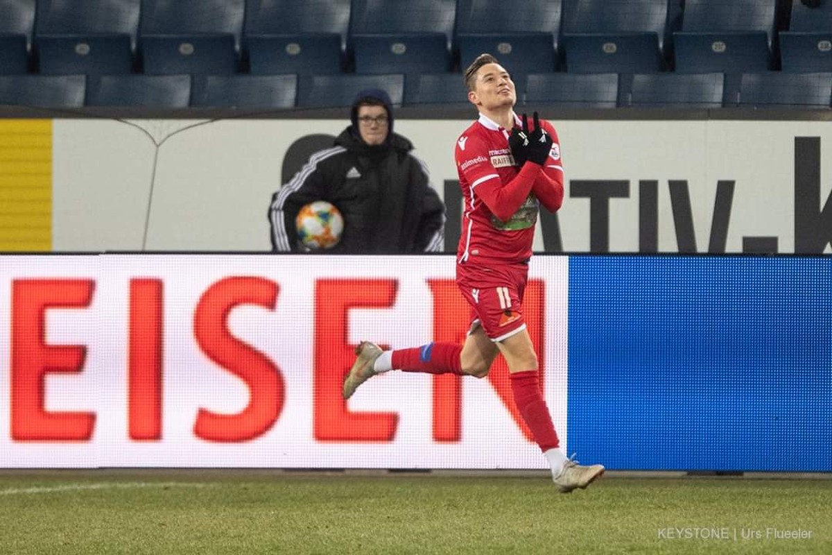 Adryan vive dia especial, faz dois gols e presta homenagem para Sala e ...