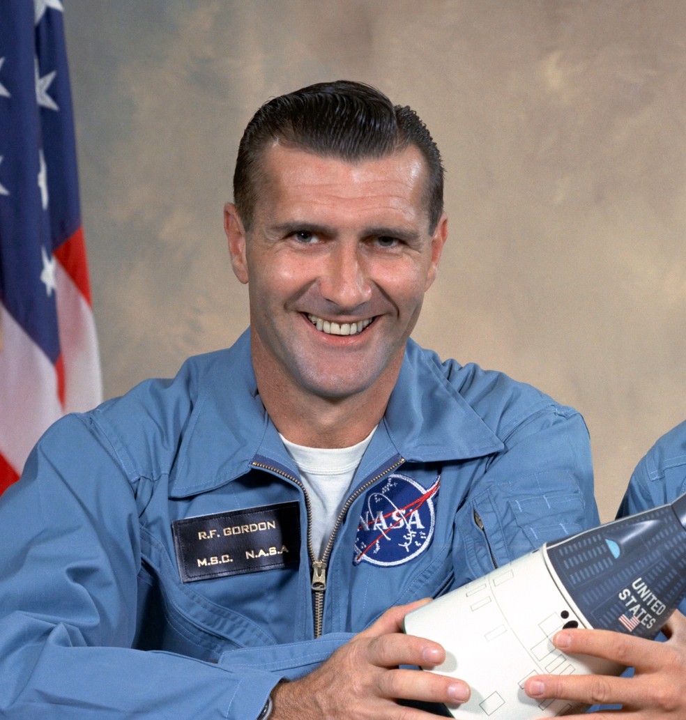 Morre Dick Gordon, astronauta da segunda missão a pisar na Lua ...