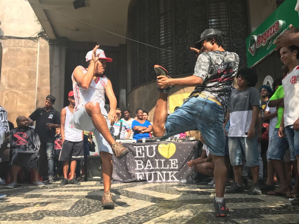Rio Parada Funk promove evento de passinho na Central do Brasil | Rio ...