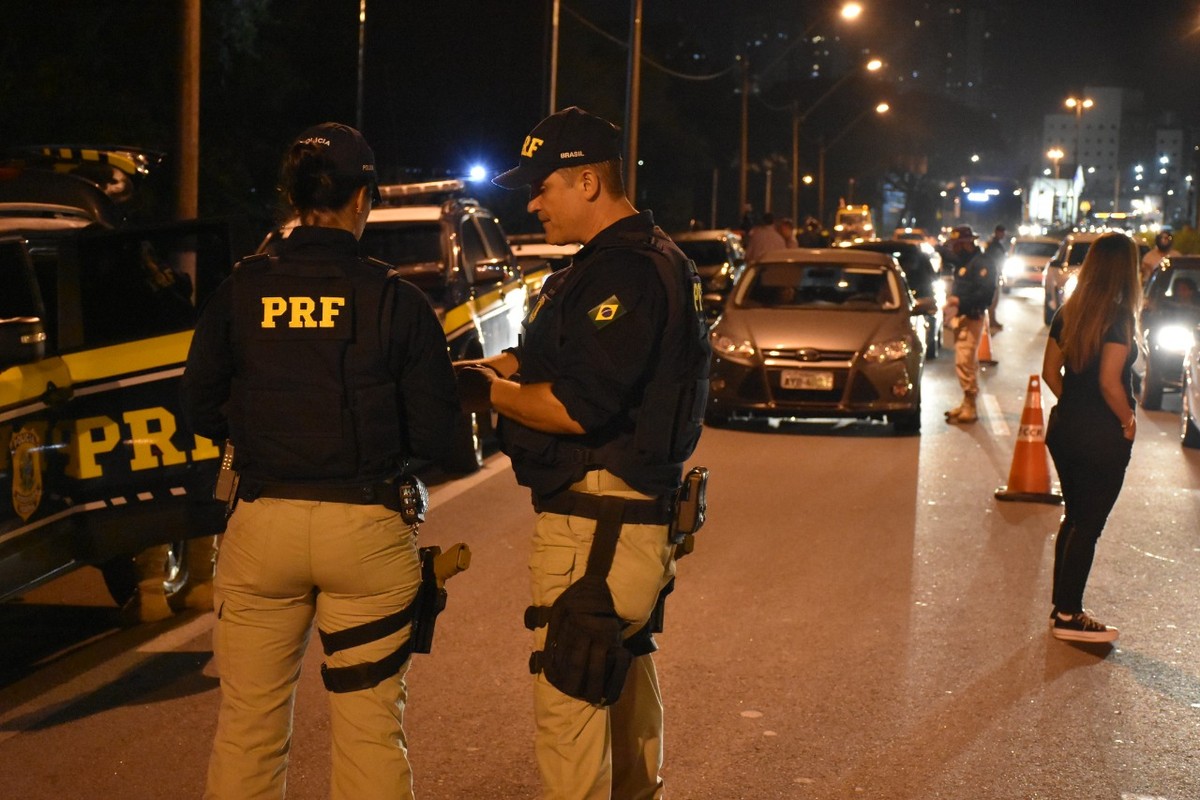 PRF flagra 56 motoristas bêbados durante operação no Paraná | Paraná | G1