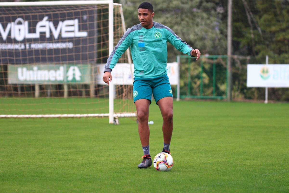 Confiante na retomada, Derlan quer construir boa vantagem para Chape ...