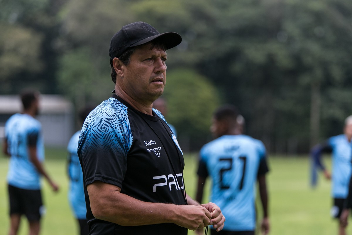 Adílson Batista controla euforia após estreia no Londrina e foca no ...