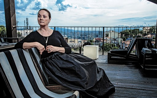 Oja Kodar, a mulher de um homem só - Vogue | lifestyle